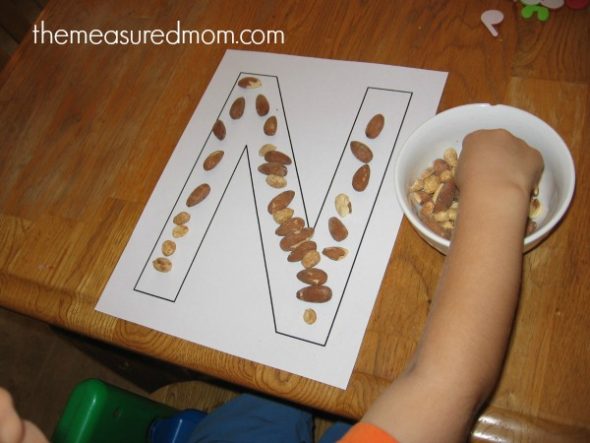 Teach preschoolers to write the alphabet - Letter N - The Measured Mom