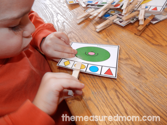 Shape clip cards - The Measured Mom
