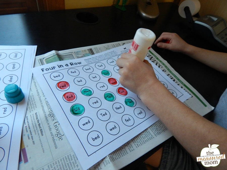 Four-in-a-row games for short e words - The Measured Mom